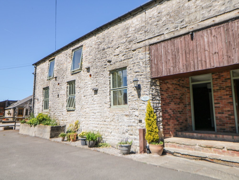 Meadow View - Buxton