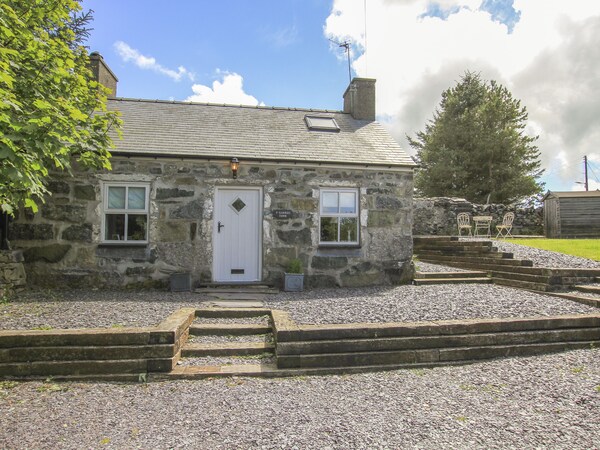 Y Garreg Fawr - Gwynedd