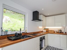 Casa de Campo | Cozinha privada | Um frigorífico, utensílios de cozinha 