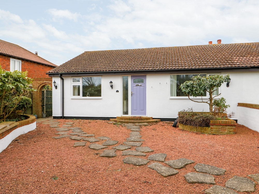 2 Fieldview - Sutton on Sea