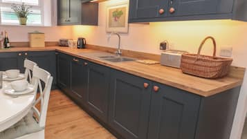 Casa de campo | Cozinha privada | Geladeira, lava-louças, chaleira elétrica, torradeira
