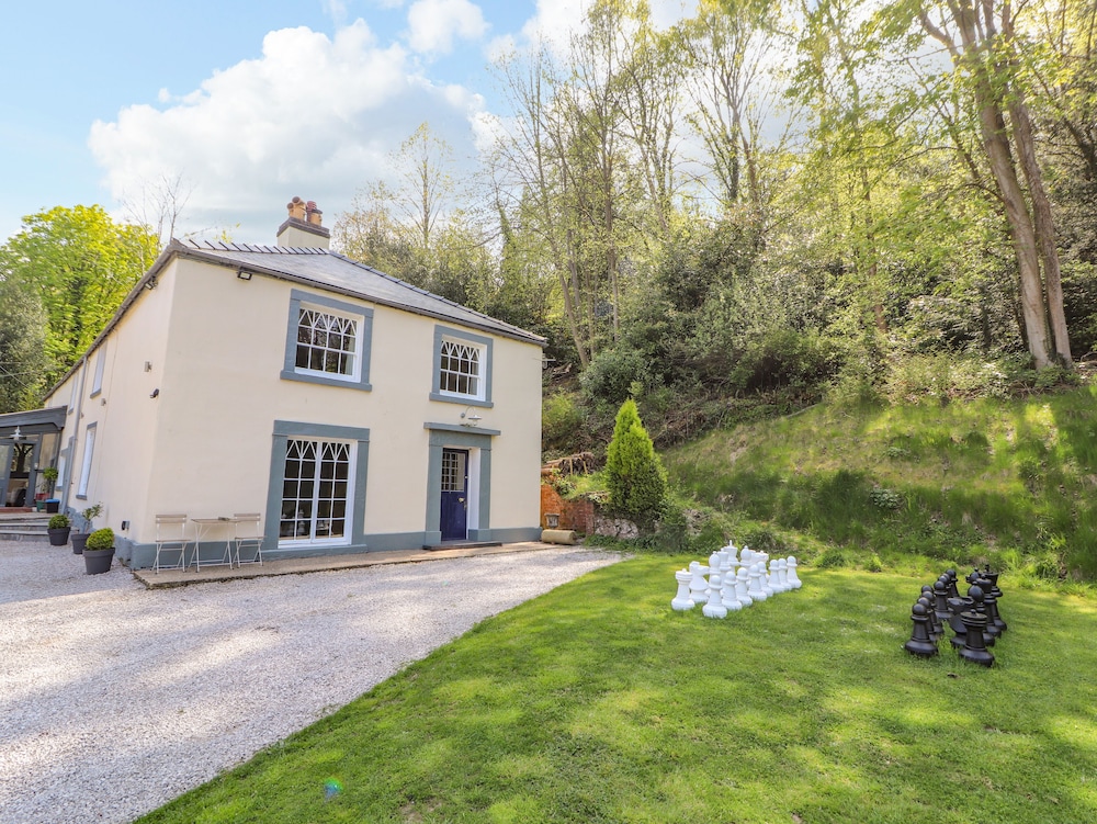 Cwmalis Hall - Llangollen