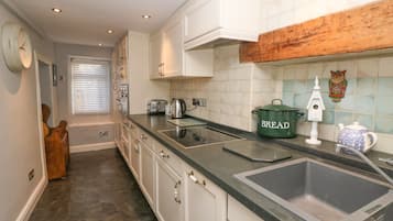 Casa de Campo | Cozinha privada | Um frigorífico, uma máquina de lavar louça, uma chaleira elétrica