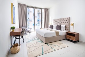 1 quarto, espaço de trabalho para notebook