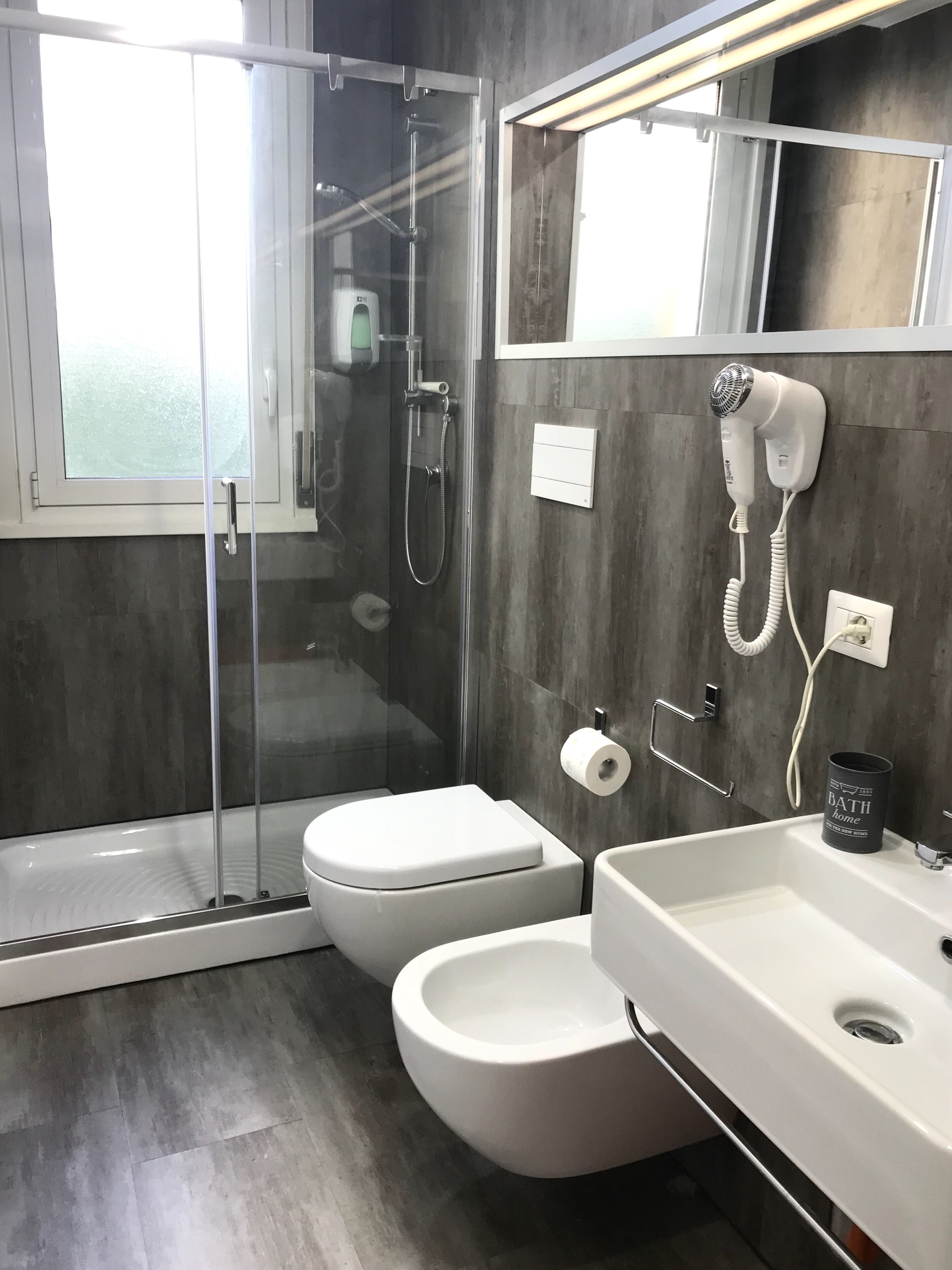 Apartamento, 1 quarto | Lavatório na casa de banho