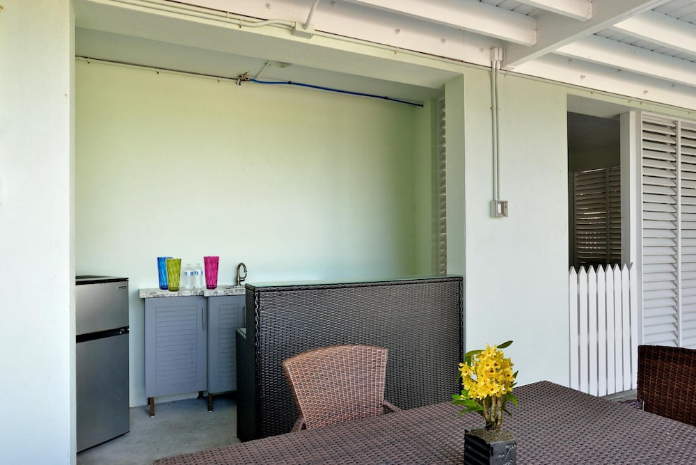 Paris Mango - Key West, FL