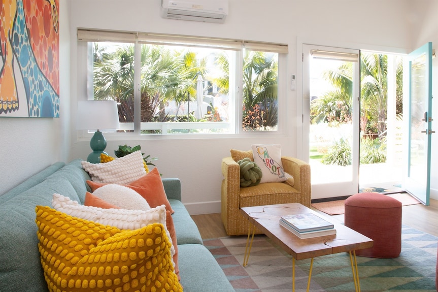 Fresh & Walkable Bright Beach Bungalow - San Elijo State Beach, Cardiff