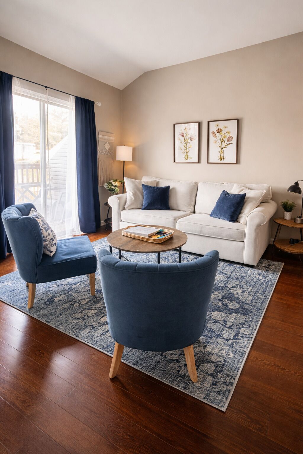 Refreshed! Cozy Condo/loft *King Bed  3 Miles To The Strip! - Table Rock State Park, Branson