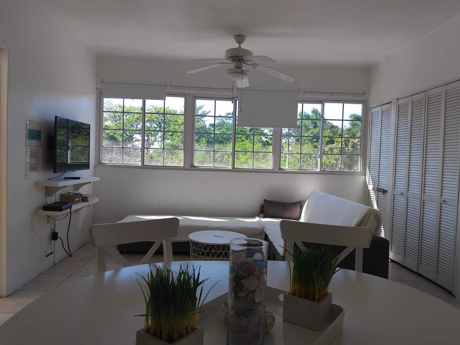 Sunset Arms 2: 1 Brm, Airport, Beach, Hip Strip - Montego Bay