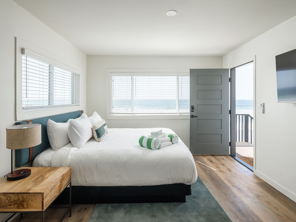 First Floor King Room 103 - 오션사이드