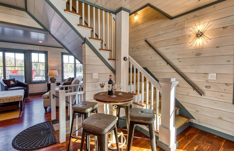 Waterfront Masterpiece House Amazing Location Walking Distance To Main Street - 레이크플래시드