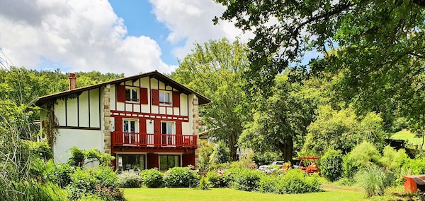 Charming Quiet 3-room Apartment, Terrace, Garden, Stream - Ascain
