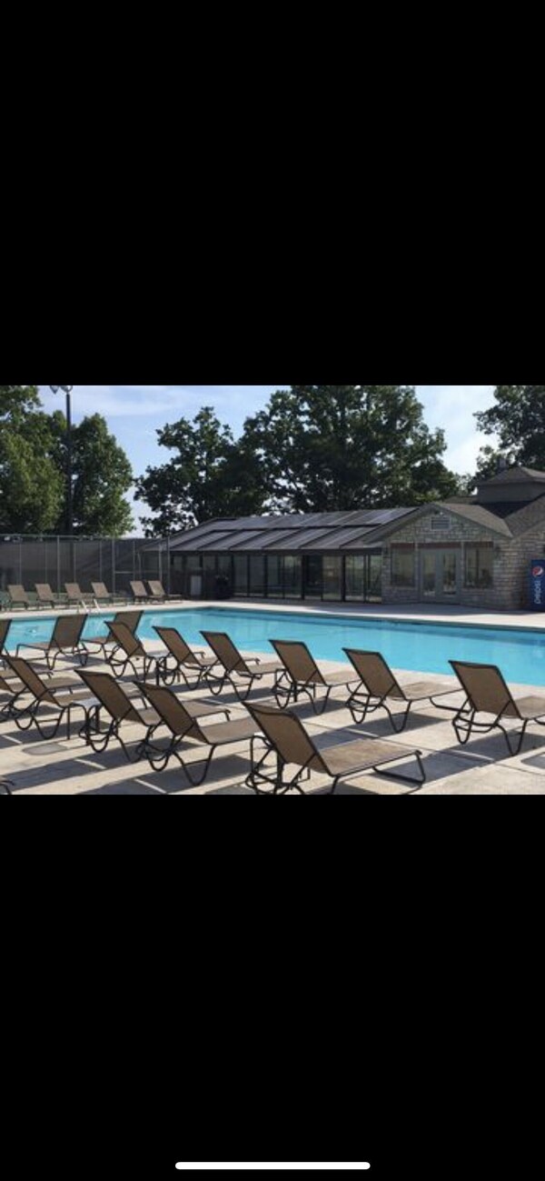 Beautifully Updated Condo On Pointe Royale Golf Course - Branson, MO