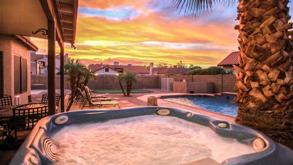 Backyard Playground! Golf Sport Court & Hot Tub! - Arizona Christian University, Glendale