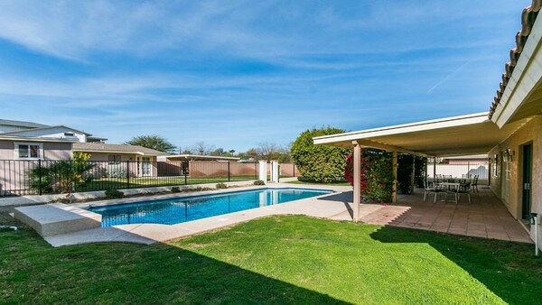North Phoenix 6 Bedroom With Guest House & Pool! - Phoenix, AZ