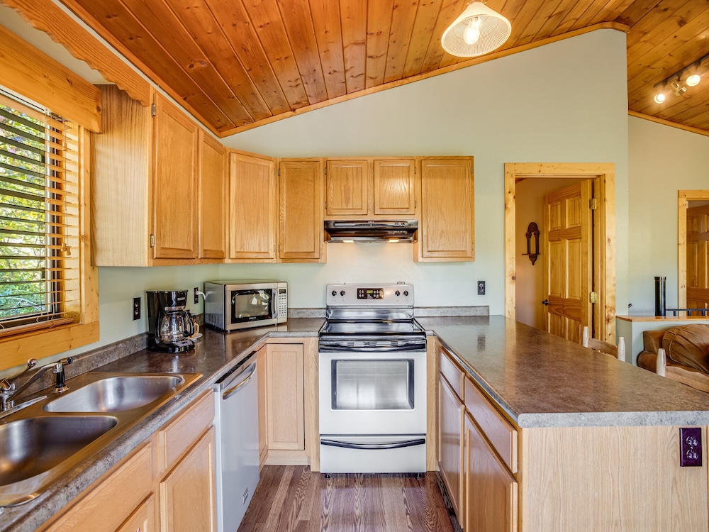 Naughty By Nature By Jackson Mountain Rentals - Cosby, TN