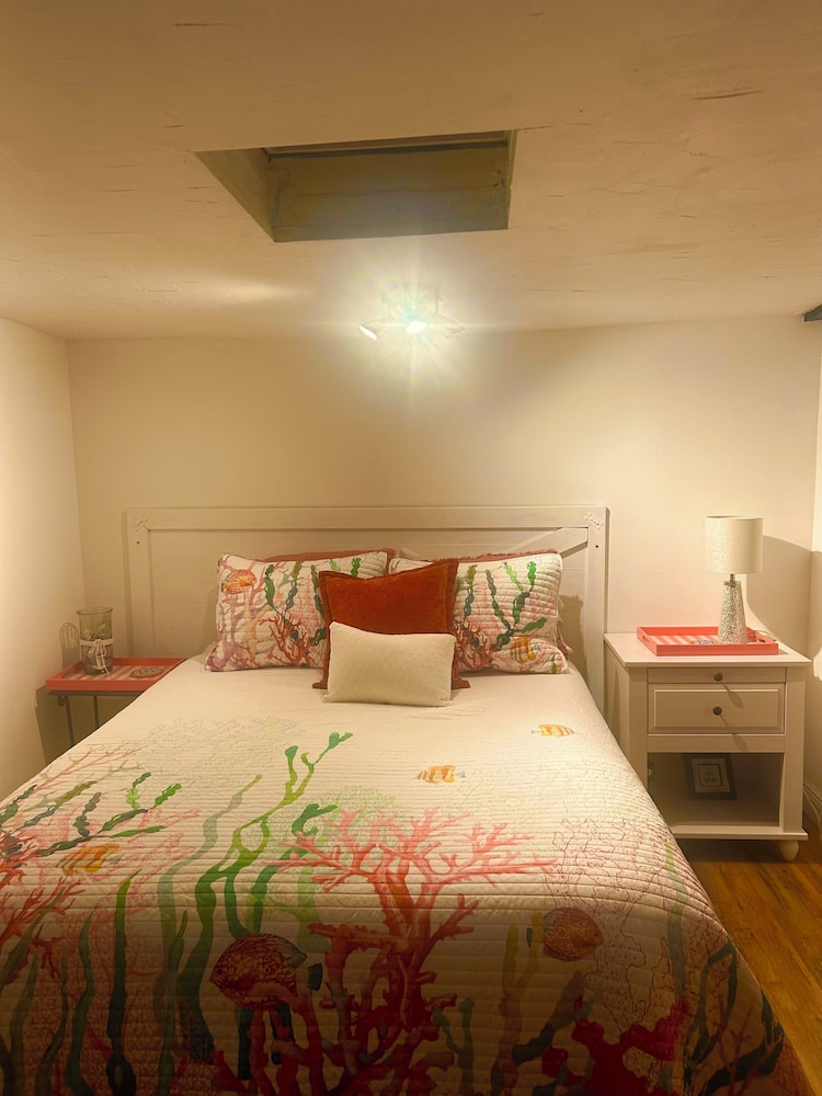 Cozy Creative Getaway Guesthouse - Dunedin