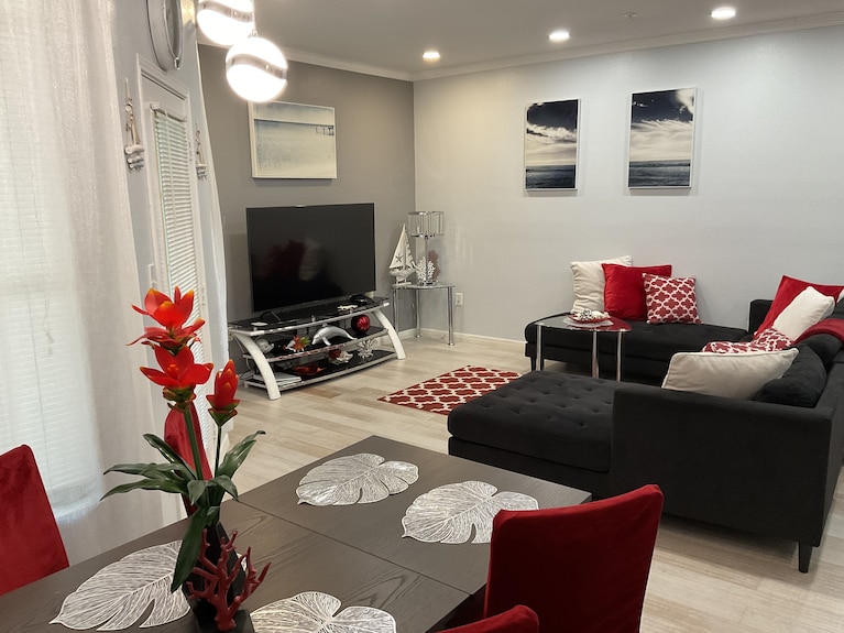 Beautiful Ground Floor Condo Renovated In October 2020 In Avalon Complex - クリアウォーター, FL