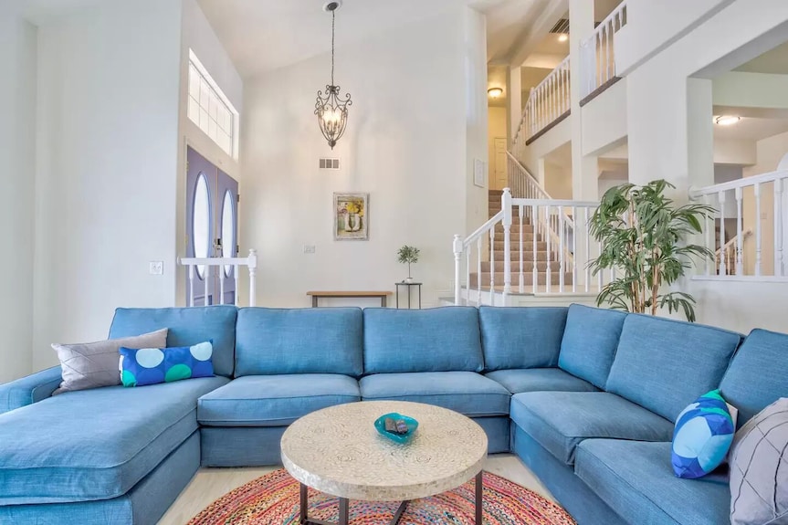 Spectacular Spacious Home With Private Pool - Henderson