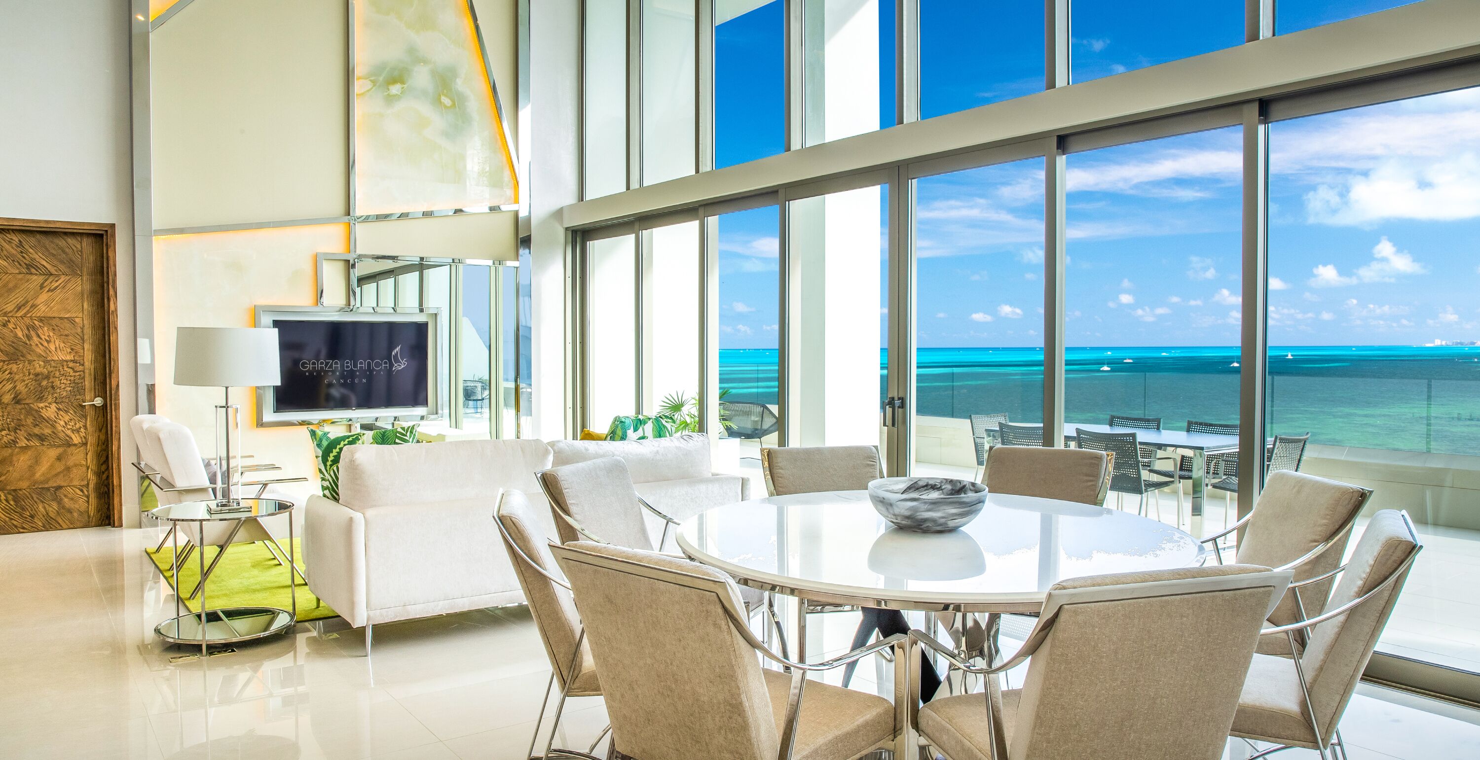 Three Bedroom Loft | Roupa de alta qualidade, edredões de penas, cofre no quarto, secretária 