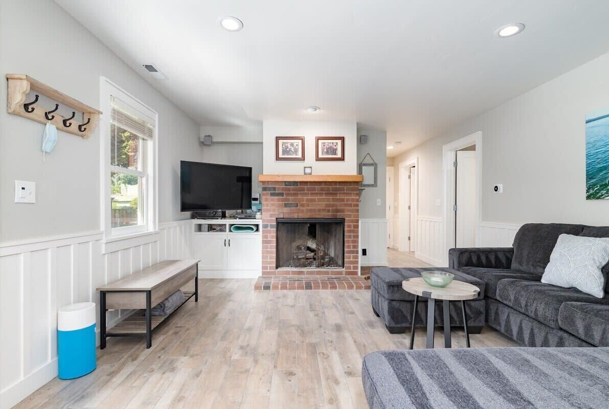 Lazy Bear Beach House - Capitola, CA