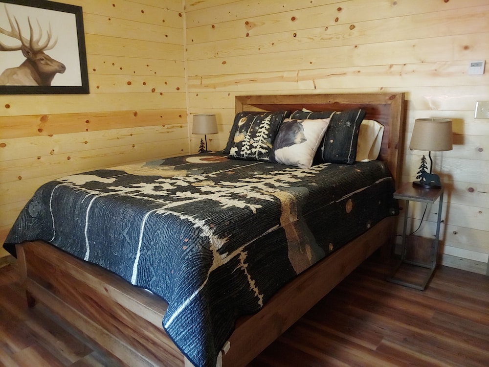 Carson Creek Rentals Hideout - Brevard, NC