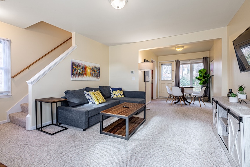 Bright And Spacious 2br Townhouse! - 安娜堡