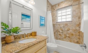 Casa, 5 quartos | Casa de banho | Um secador de cabelo, toalhas fornecidas 