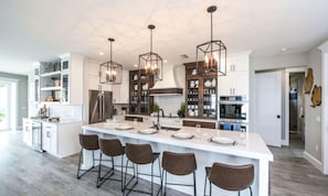 Casa, várias camas | Cozinha privada | Um frigorífico, um micro-ondas, uma placa de cozinha 