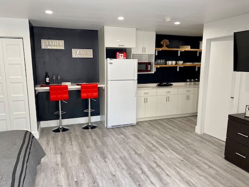 1836 #3 · 2 Guest! Near Everything ! Wynwood, Beaches✈️ - Miami, FL