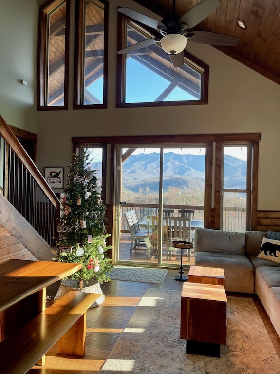 New, Contemporary Chalet With Stunning Views! Huge Decks, Game Room, Fire Pit - Gatlinburg, TN