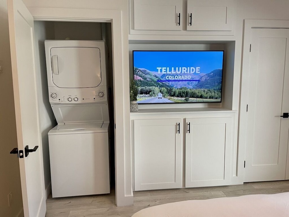 Elegantly Remodeled Downtown Telluride Condo - Telluride, CO
