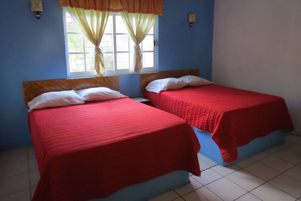 Quarto Duplo Superior | Wi-fi grátis, roupa de cama fornecida 