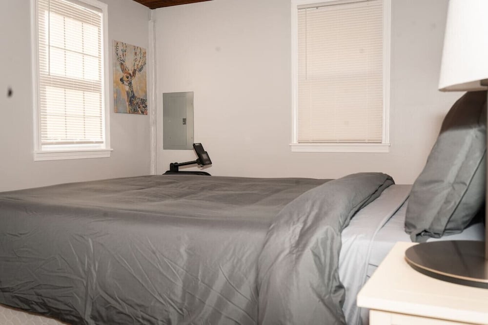 Spacious 2br Norwich Cottage - New England