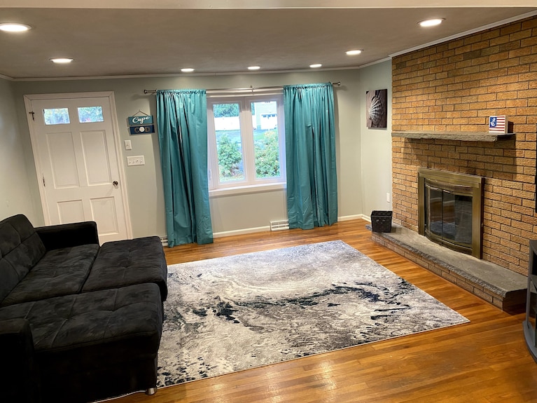 Brewster 3 Bedroom Getaway With Plenty Of Green Space! - Orleans, MA