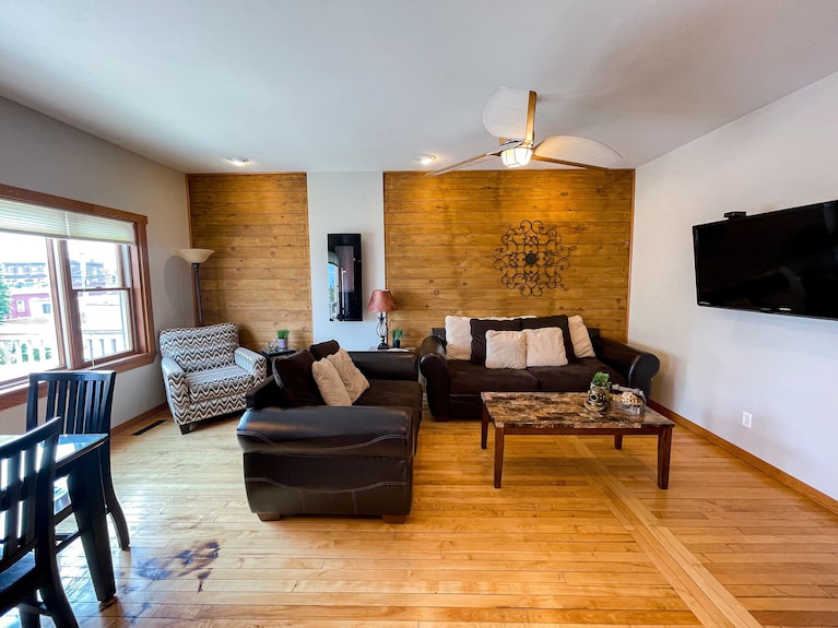 Lakeview Loft - Wisconsin