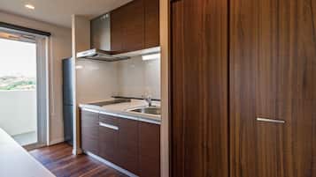 Condo premium, 2 camas de casal, para não fumantes, cozinha | Cozinha privada | Geladeira, micro-ondas, cooktop, chaleira elétrica