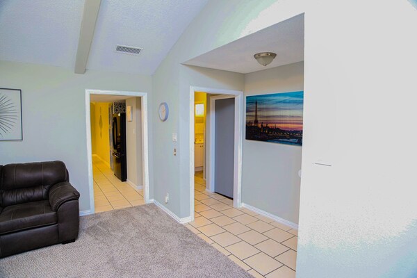 Dencrest  Inn W/ Smart Tv In Each Room - Midland, TX