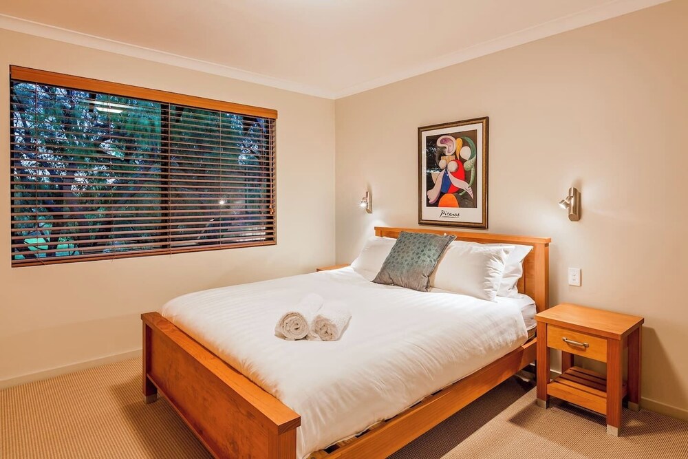 Sea Vista—beachside Resort-style Bliss - Dunsborough
