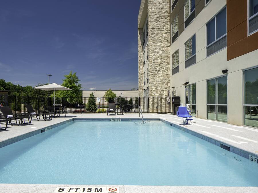 Piscina externa sazonal