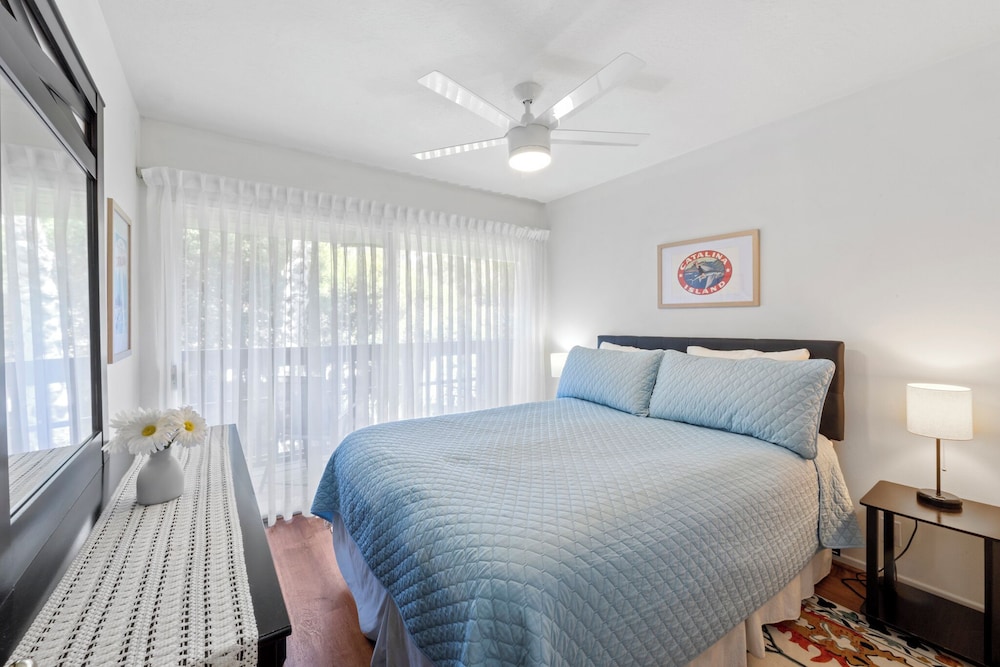 Spacious Townhome, Patio, Bbq, Private Balconies, Large Kitchen - Santa Catalina Island, CA