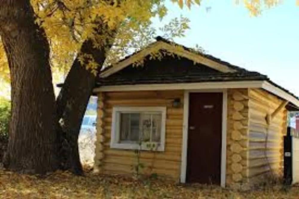 Ashton Log Cabin #2 - Ashton, ID