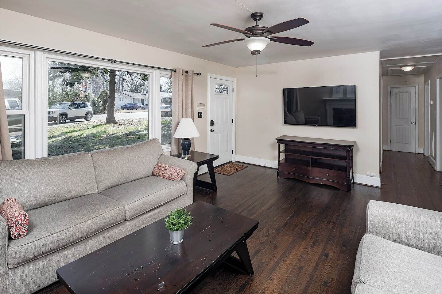 Serene & Spacious | 5mi To Uptown | Huge Backyard - Harrisburg, NC