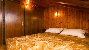 Apartamento (One Bedroom Apartment) | 1 quarto, ferro/tábua de engomar, Wi-fi grátis, roupa de cama fornecida