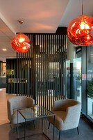 Área de estar no saguão