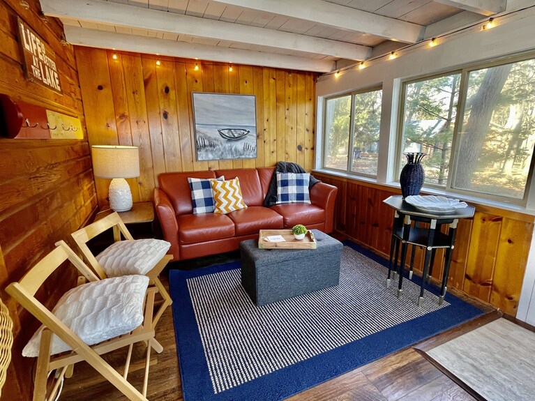 Pontoon Now Included!! Waterfront Duck Lake Cottage Interlochen, Traverse City! - Michigan