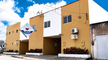 Fachada da propriedade
