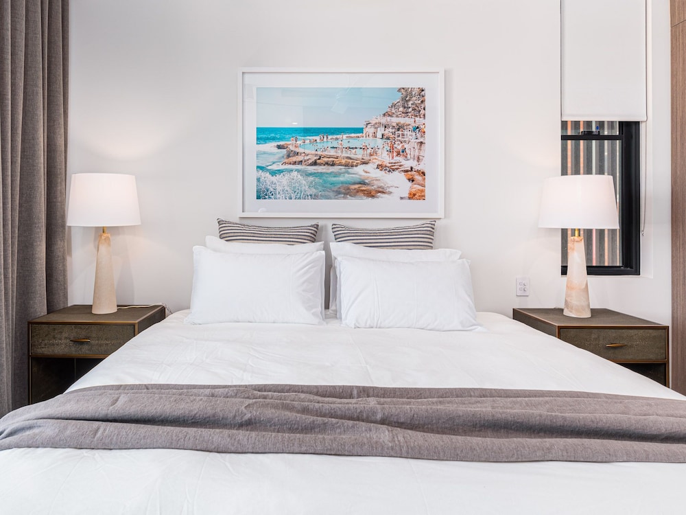 The Arden 6 Coogee. New Large Village View Balcony Apartment , Meters To Beach - Randwick