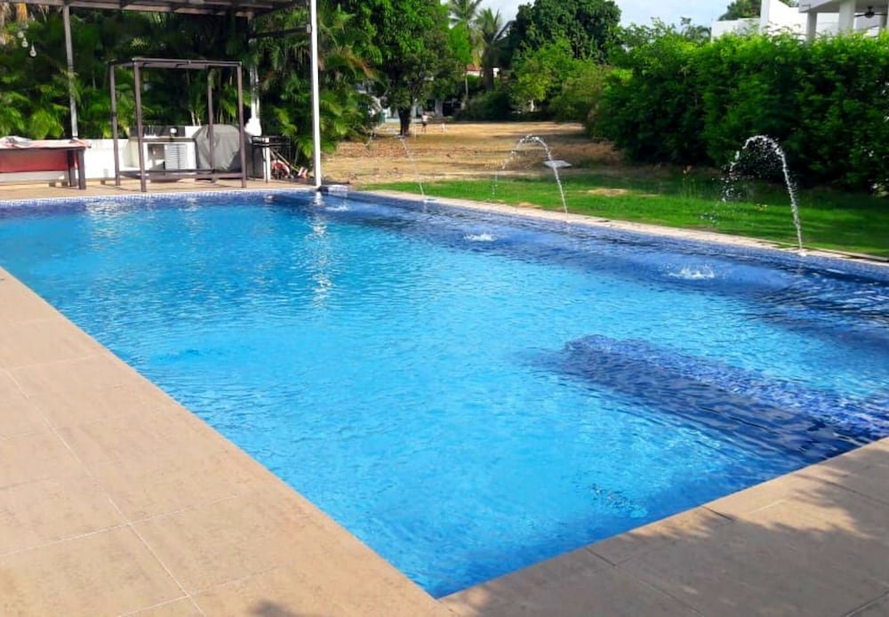 Casa Piscina Privada El  Peñon - Ricaurte