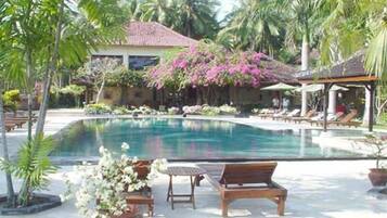 Piscina interior, piscina exterior